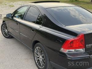 Melns Volvo S60 2007 Jelgava, ar dzinēja tilpumu 2.40 L un nobraukumu 338 tūkst. km par 3550 €, foto 6 vietnē AUTOMOTO.COM.LV