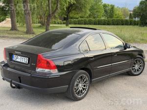 Melns Volvo S60 2007 Jelgava, ar dzinēja tilpumu 2.40 L un nobraukumu 338 tūkst. km par 3550 €, foto 9 vietnē AUTOMOTO.COM.LV