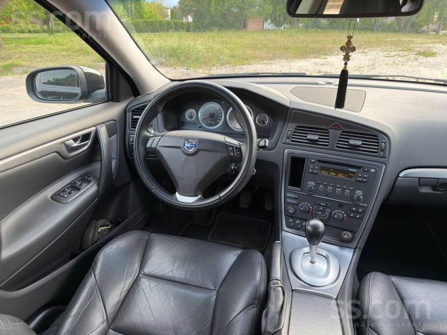 Melns Volvo S60 2007 Jelgava, ar dzinēja tilpumu 2.40 L un nobraukumu 338 tūkst. km par 3550 €, foto 10 vietnē AUTOMOTO.COM.LV