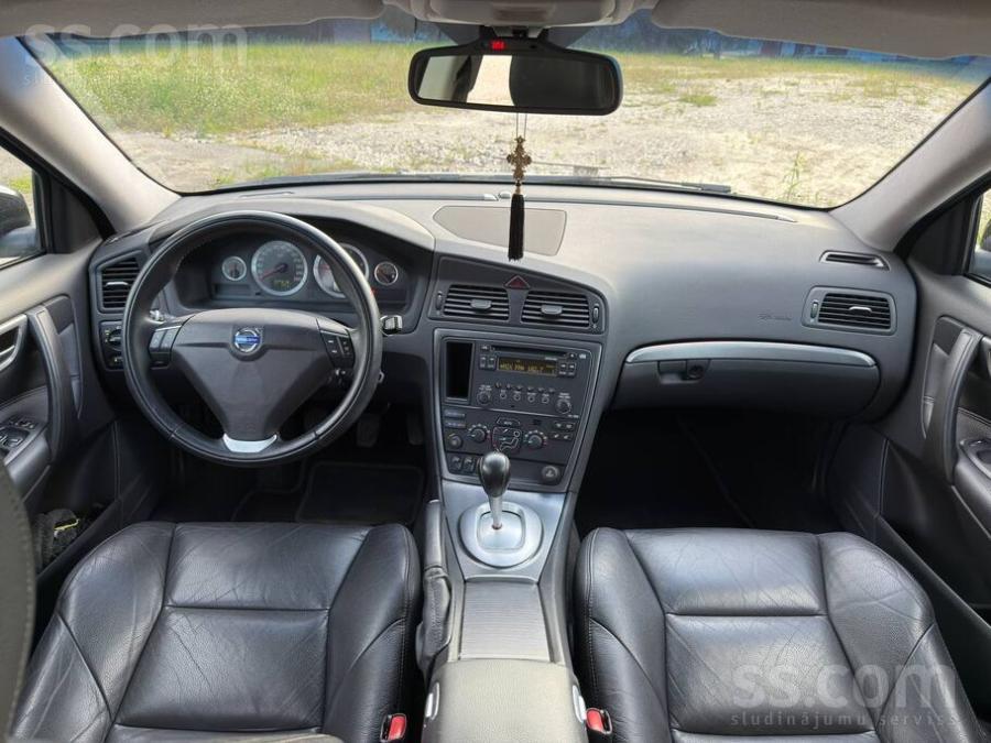Melns Volvo S60 2007 Jelgava, ar dzinēja tilpumu 2.40 L un nobraukumu 338 tūkst. km par 3550 €, foto 11 vietnē AUTOMOTO.COM.LV