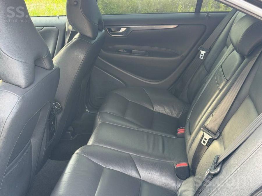 Melns Volvo S60 2007 Jelgava, ar dzinēja tilpumu 2.40 L un nobraukumu 338 tūkst. km par 3550 €, foto 12 vietnē AUTOMOTO.COM.LV