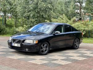 Black Volvo S60 2007 in Riga, with an engine capacity of 2.40 L and mileage of 290 thousand km for 3800 €, photo  on AUTOMOTO.COM.LV