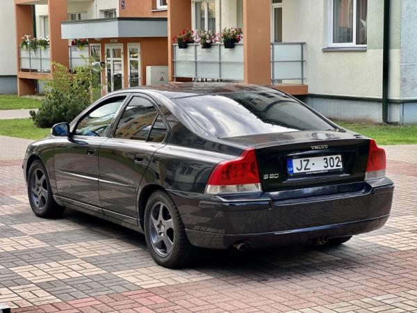 Melns Volvo S60 2007 Rīga, ar dzinēja tilpumu 2.40 L un nobraukumu 290 tūkst. km par 3800 €, foto 3 vietnē AUTOMOTO.COM.LV