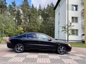 Melns Volvo S60 2007 Rīga, ar dzinēja tilpumu 2.40 L un nobraukumu 290 tūkst. km par 3800 €, foto 5 vietnē AUTOMOTO.COM.LV