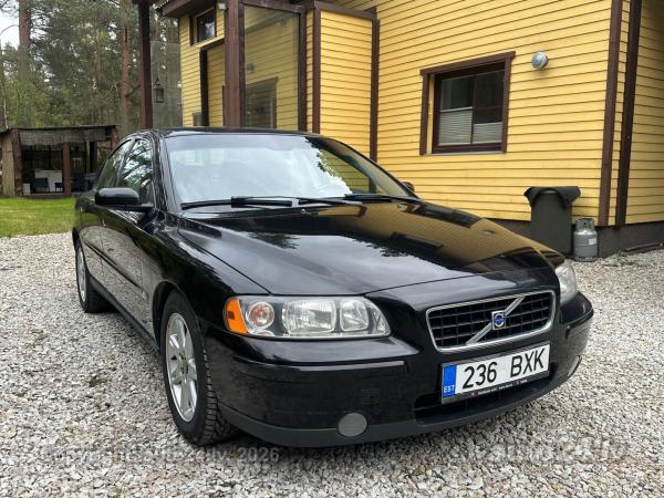Black Volvo S60 2007 in Tallinn, with an engine capacity of 2.40 L and mileage of 289 thousand km for 3200 €, photo 1 on AUTOMOTO.COM.LV