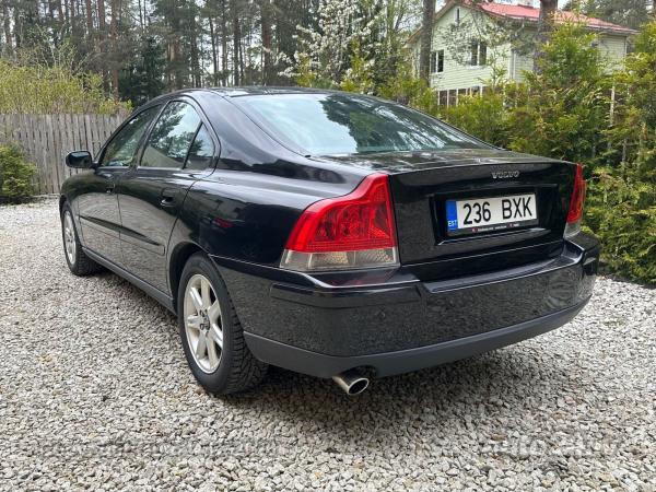 Black Volvo S60 2007 in Tallinn, with an engine capacity of 2.40 L and mileage of 289 thousand km for 3200 €, photo 6 on AUTOMOTO.COM.LV