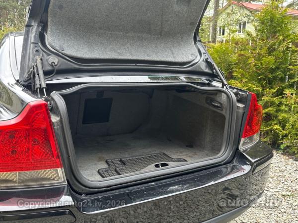 Black Volvo S60 2007 in Tallinn, with an engine capacity of 2.40 L and mileage of 289 thousand km for 3200 €, photo 8 on AUTOMOTO.COM.LV