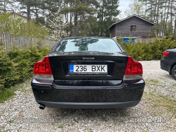 Black Volvo S60 2007 in Tallinn, with an engine capacity of 2.40 L and mileage of 289 thousand km for 3200 €, photo 10 on AUTOMOTO.COM.LV