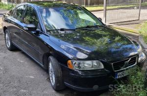 Melns Volvo S60 2007 Rīga, ar dzinēja tilpumu 2.40 L un nobraukumu 463 tūkst. km par 2200 €, foto 3 vietnē AUTOMOTO.COM.LV