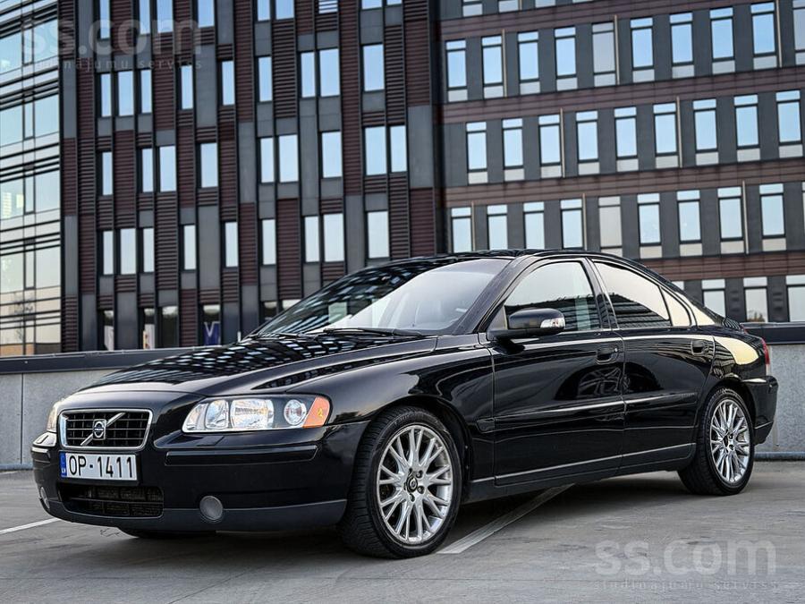 Melns Volvo S60 2007 Rīga, ar dzinēja tilpumu 2.40 L un nobraukumu 343 tūkst. km par 2750 €, foto 3 vietnē AUTOMOTO.COM.LV