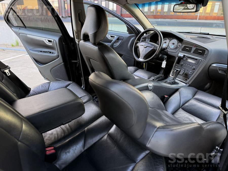 Melns Volvo S60 2007 Rīga, ar dzinēja tilpumu 2.40 L un nobraukumu 343 tūkst. km par 2750 €, foto 10 vietnē AUTOMOTO.COM.LV