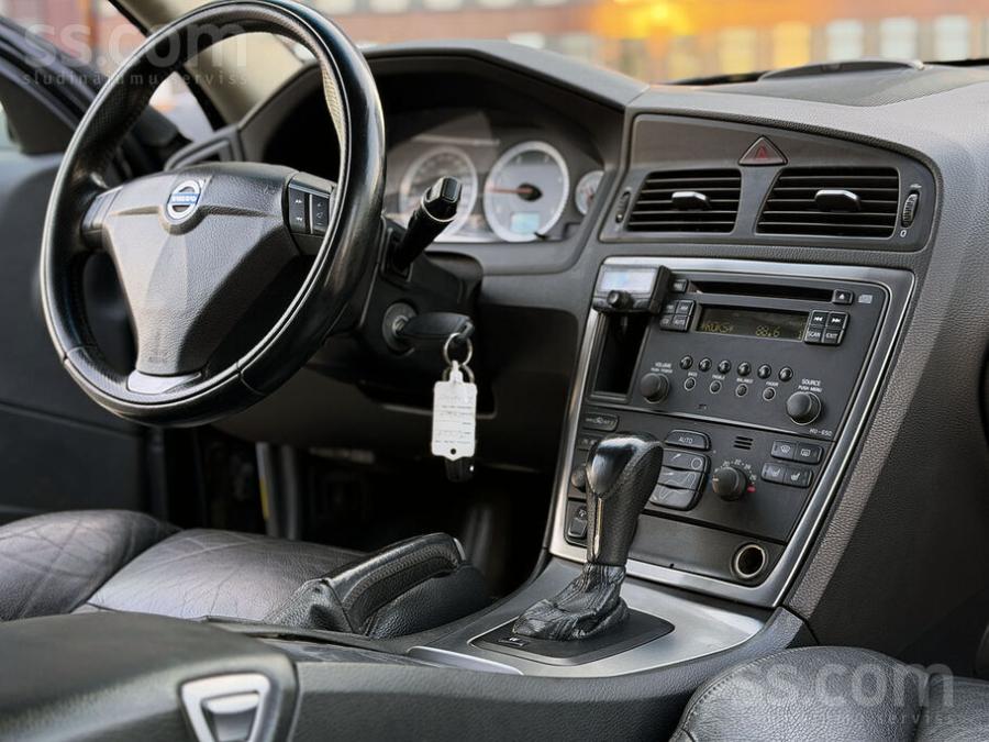 Melns Volvo S60 2007 Rīga, ar dzinēja tilpumu 2.40 L un nobraukumu 343 tūkst. km par 2750 €, foto 17 vietnē AUTOMOTO.COM.LV