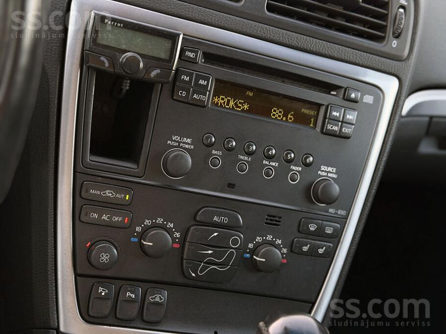 Melns Volvo S60 2007 Rīga, ar dzinēja tilpumu 2.40 L un nobraukumu 343 tūkst. km par 2750 €, foto 20 vietnē AUTOMOTO.COM.LV