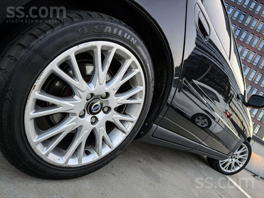Melns Volvo S60 2007 Rīga, ar dzinēja tilpumu 2.40 L un nobraukumu 343 tūkst. km par 2750 €, foto 25 vietnē AUTOMOTO.COM.LV