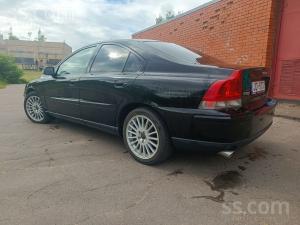 Melns Volvo S60 2007 Daugavpils, ar dzinēja tilpumu 2.40 L un nobraukumu 335 tūkst. km par 2500 €, foto 5 vietnē AUTOMOTO.COM.LV