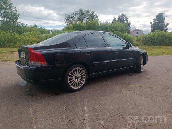 Черный Вольво С60 2007 в Даугавпилс, объемом двигателя 2.40 л и пробегом 335 тыс. км за 2500 €, фото 5 на AUTOMOTO.COM.LV