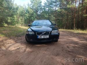 Melns Volvo S60 2007 Daugavpils, ar dzinēja tilpumu 2.40 L un nobraukumu 335 tūkst. km par 2700 €, foto  vietnē AUTOMOTO.COM.LV
