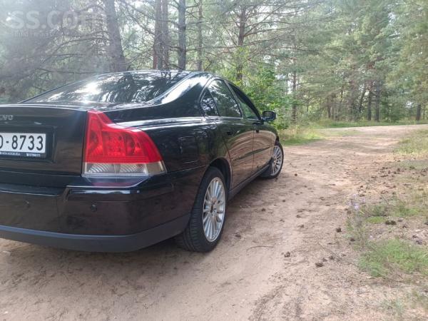 Melns Volvo S60 2007 Daugavpils, ar dzinēja tilpumu 2.40 L un nobraukumu 335 tūkst. km par 2700 €, foto 6 vietnē AUTOMOTO.COM.LV