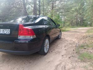 Melns Volvo S60 2007 Daugavpils, ar dzinēja tilpumu 2.40 L un nobraukumu 335 tūkst. km par 2700 €, foto 7 vietnē AUTOMOTO.COM.LV