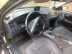 Melns Volvo S60 2007 Daugavpils, ar dzinēja tilpumu 2.40 L un nobraukumu 335 tūkst. km par 2700 €, foto 12 vietnē AUTOMOTO.COM.LV