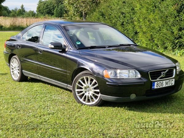 Black Volvo S60 2007 in Tallinn, with an engine capacity of 2.40 L and mileage of 290 thousand km for 4900 €, photo 1 on AUTOMOTO.COM.LV