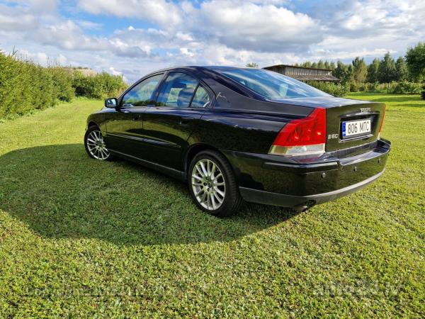 Black Volvo S60 2007 in Tallinn, with an engine capacity of 2.40 L and mileage of 290 thousand km for 4900 €, photo 3 on AUTOMOTO.COM.LV