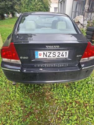 Melns Volvo S60 2007 Viļņa, ar dzinēja tilpumu 2.40 L un nobraukumu 282 tūkst. km par 1800 €, foto 4 vietnē AUTOMOTO.COM.LV