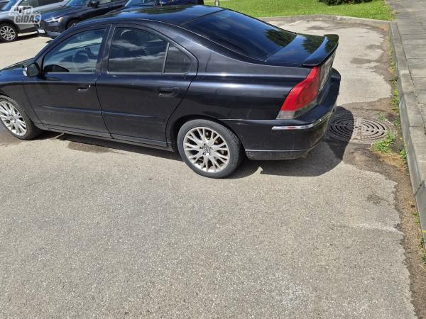 Melns Volvo S60 2007 Ukmergė, ar dzinēja tilpumu 2.40 L un nobraukumu 383 tūkst. km par 1700 €, foto 1 vietnē AUTOMOTO.COM.LV
