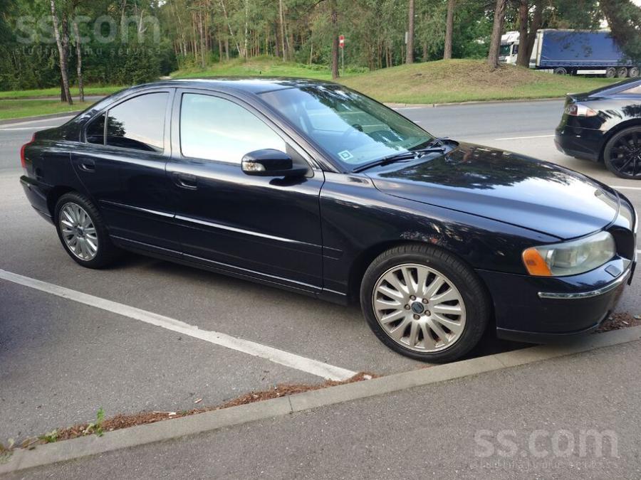 Black Volvo S60 2008 in Riga, with an engine capacity of 2.40 L and mileage of 315 thousand km for 1799 €, photo 2 on AUTOMOTO.COM.LV