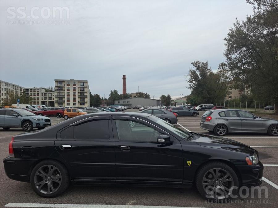 Melns Volvo S60 2008 Rīga, ar dzinēja tilpumu 2.40 L un nobraukumu 224 tūkst. km par 5000 €, foto 4 vietnē AUTOMOTO.COM.LV