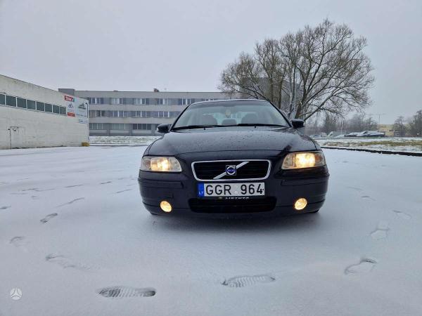 Melns Volvo S60 2008 Viļņa, ar dzinēja tilpumu 2.40 L un nobraukumu 305 tūkst. km par 2450 €, foto 7 vietnē AUTOMOTO.COM.LV