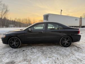 Melns Volvo S60 2008 Viļņa, ar dzinēja tilpumu 2.40 L un nobraukumu 432 tūkst. km par 2450 €, foto 2 vietnē AUTOMOTO.COM.LV