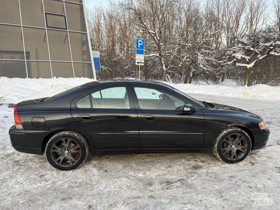 Melns Volvo S60 2008 Viļņa, ar dzinēja tilpumu 2.40 L un nobraukumu 432 tūkst. km par 2450 €, foto 5 vietnē AUTOMOTO.COM.LV