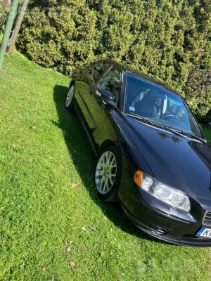 Black Volvo S60 2008 in Riga, with an engine capacity of 2.40 L and mileage of 332 thousand km for 2950 €, photo 12 on AUTOMOTO.COM.LV