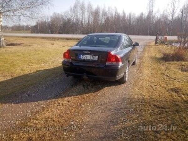 Black Volvo S60 2008 in Tartu, with an engine capacity of 2.40 L and mileage of 410 thousand km for 2999 €, photo 4 on AUTOMOTO.COM.LV