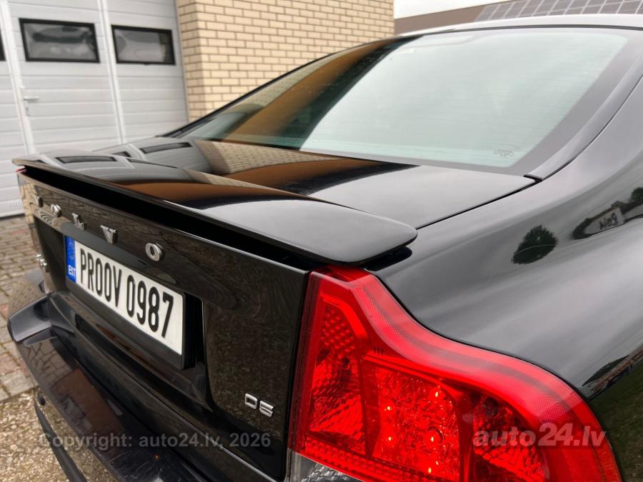 Melns Volvo S60 2008 Paide, ar dzinēja tilpumu 2.40 L un nobraukumu 379 tūkst. km par 3999 €, foto 6 vietnē AUTOMOTO.COM.LV