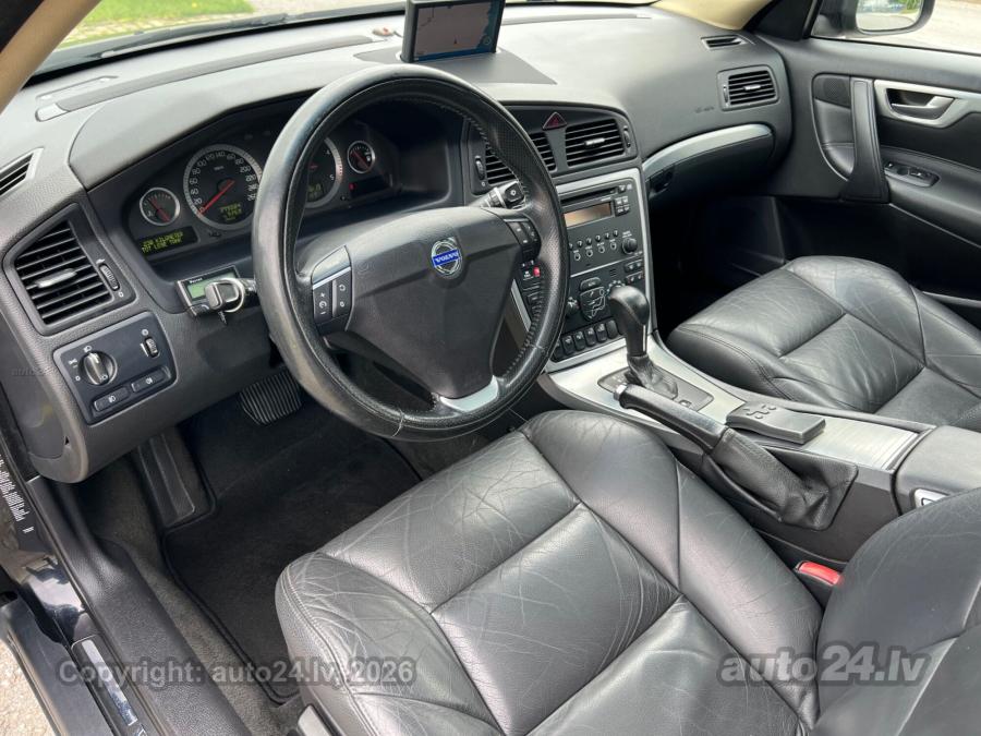 Melns Volvo S60 2008 Paide, ar dzinēja tilpumu 2.40 L un nobraukumu 379 tūkst. km par 3999 €, foto 14 vietnē AUTOMOTO.COM.LV