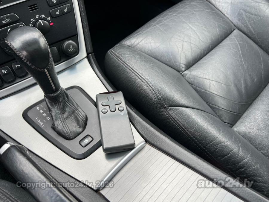 Melns Volvo S60 2008 Paide, ar dzinēja tilpumu 2.40 L un nobraukumu 379 tūkst. km par 3999 €, foto 17 vietnē AUTOMOTO.COM.LV