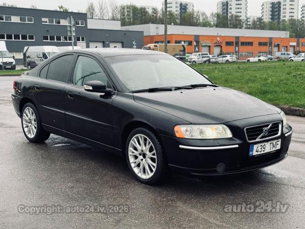 Black Volvo S60 2008 in Tallinn, with an engine capacity of 2.40 L and mileage of 333 thousand km for 3500 €, photo 1 on AUTOMOTO.COM.LV