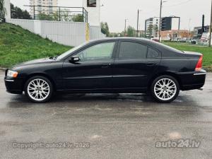 Black Volvo S60 2008 in Tallinn, with an engine capacity of 2.40 L and mileage of 333 thousand km for 3500 €, photo 6 on AUTOMOTO.COM.LV
