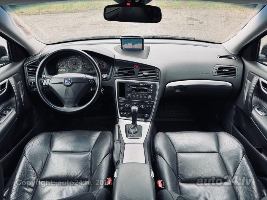 Black Volvo S60 2008 in Tallinn, with an engine capacity of 2.40 L and mileage of 333 thousand km for 3500 €, photo 8 on AUTOMOTO.COM.LV