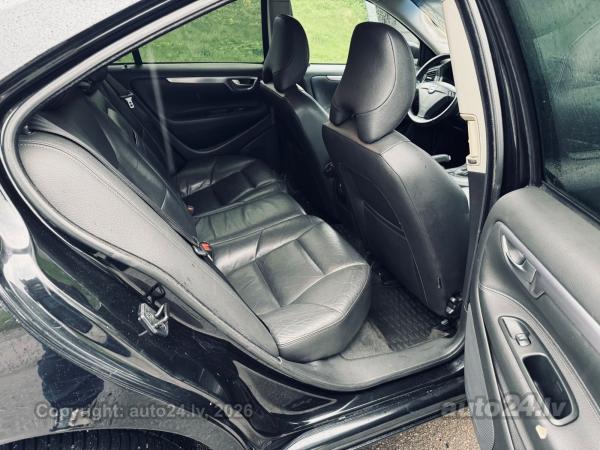 Black Volvo S60 2008 in Tallinn, with an engine capacity of 2.40 L and mileage of 333 thousand km for 3500 €, photo 10 on AUTOMOTO.COM.LV