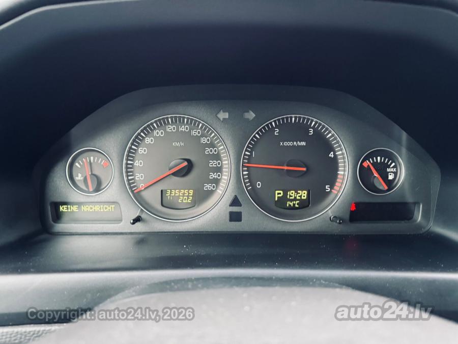 Black Volvo S60 2008 in Tallinn, with an engine capacity of 2.40 L and mileage of 333 thousand km for 3500 €, photo 13 on AUTOMOTO.COM.LV