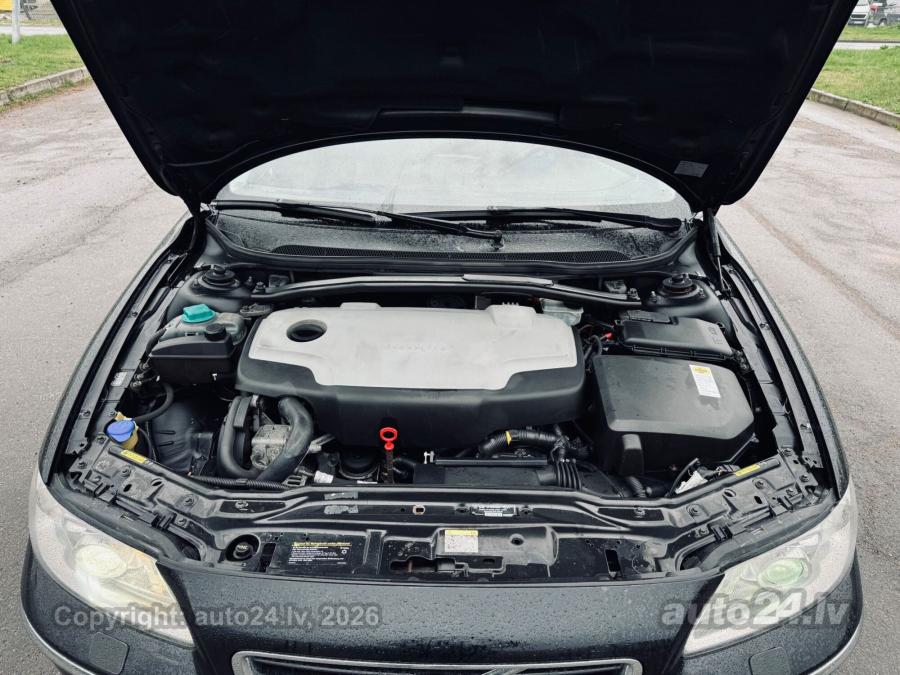 Black Volvo S60 2008 in Tallinn, with an engine capacity of 2.40 L and mileage of 333 thousand km for 3500 €, photo 20 on AUTOMOTO.COM.LV