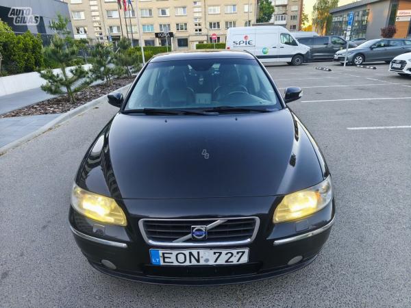 Black Volvo S60 2008 in Taurage, with an engine capacity of 2.40 L and mileage of 485 thousand km for 1980 €, photo 5 on AUTOMOTO.COM.LV