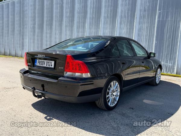 Melns Volvo S60 2008 Paide, ar dzinēja tilpumu 2.40 L un nobraukumu 306 tūkst. km par 4490 €, foto 2 vietnē AUTOMOTO.COM.LV