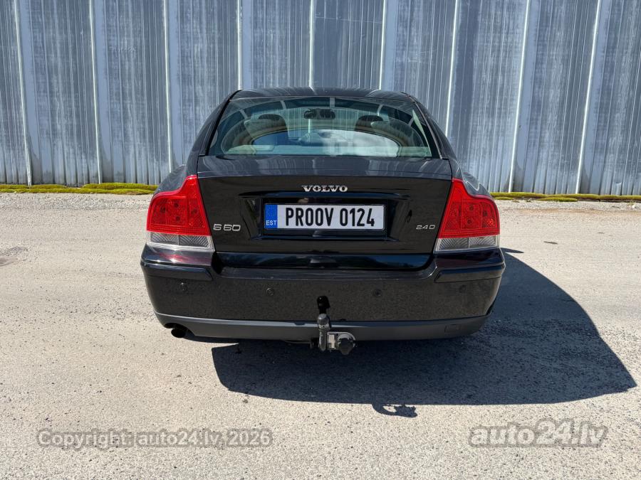 Melns Volvo S60 2008 Paide, ar dzinēja tilpumu 2.40 L un nobraukumu 306 tūkst. km par 4490 €, foto 8 vietnē AUTOMOTO.COM.LV