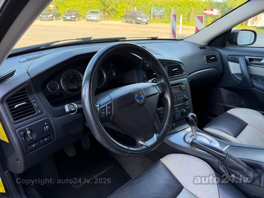 Melns Volvo S60 2008 Paide, ar dzinēja tilpumu 2.40 L un nobraukumu 306 tūkst. km par 4490 €, foto 15 vietnē AUTOMOTO.COM.LV