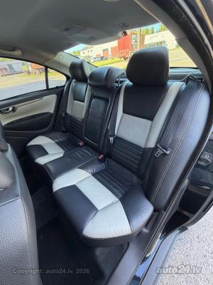 Melns Volvo S60 2008 Paide, ar dzinēja tilpumu 2.40 L un nobraukumu 306 tūkst. km par 4490 €, foto 20 vietnē AUTOMOTO.COM.LV