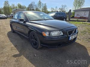 Black Volvo S60 2008 in Riga, with an engine capacity of 2.40 L and mileage of 0 thousand km for 1200 €, photo 3 on AUTOMOTO.COM.LV